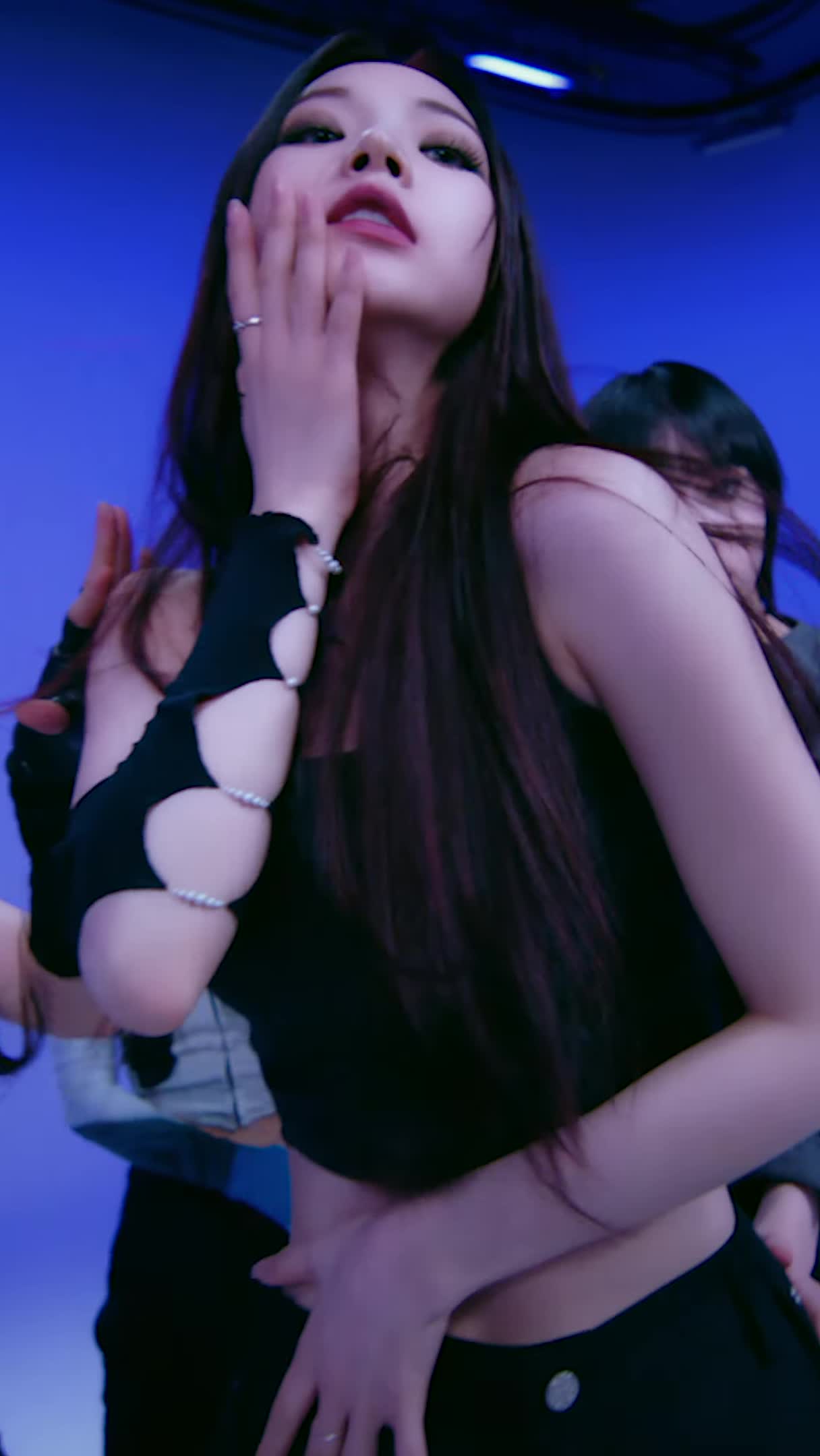 aespa - Karina | Scrolller