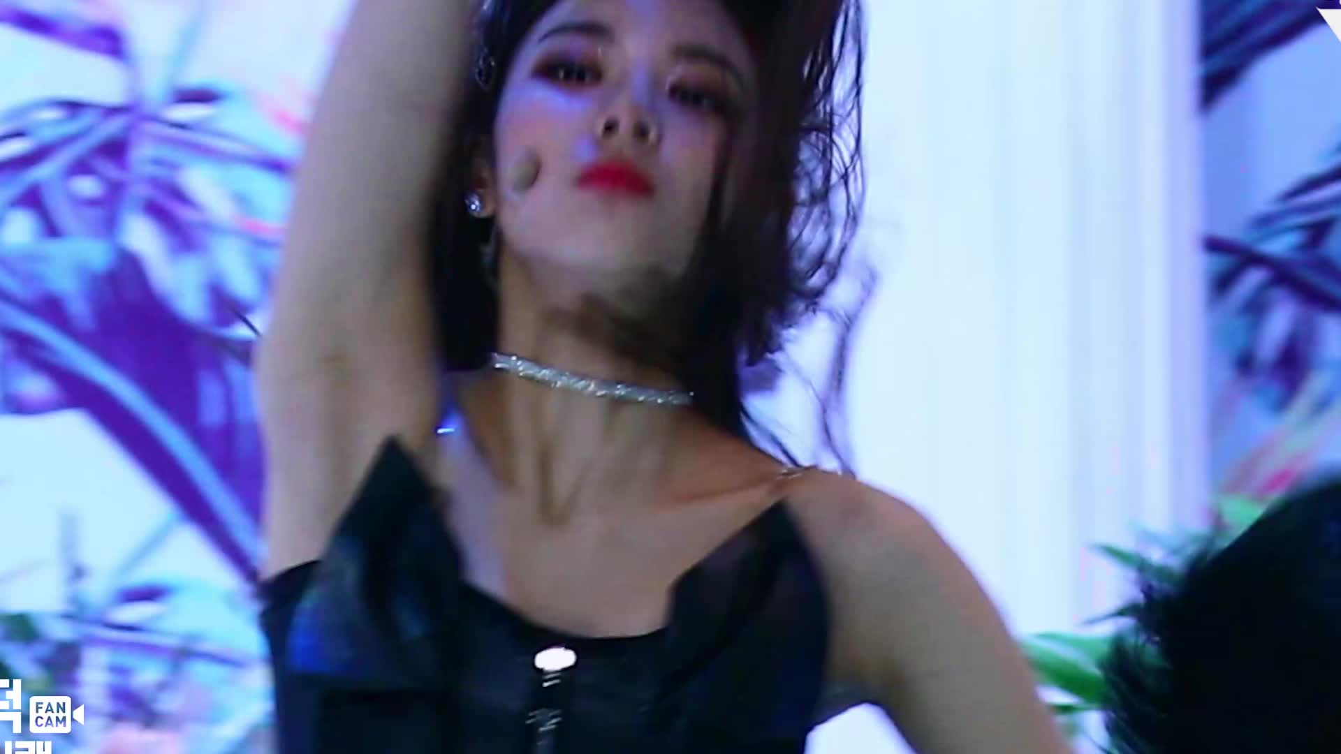 Itzy Lia Scrolller
