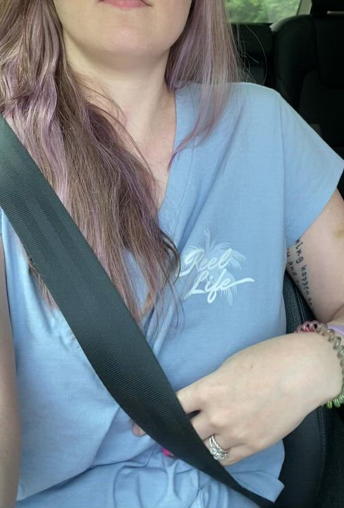 Enjoy this quick flash in the car! 😊 | Scrolller