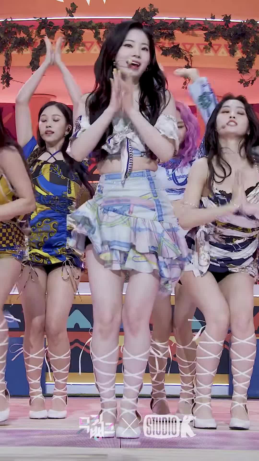 210611 - Dahyun | Scrolller