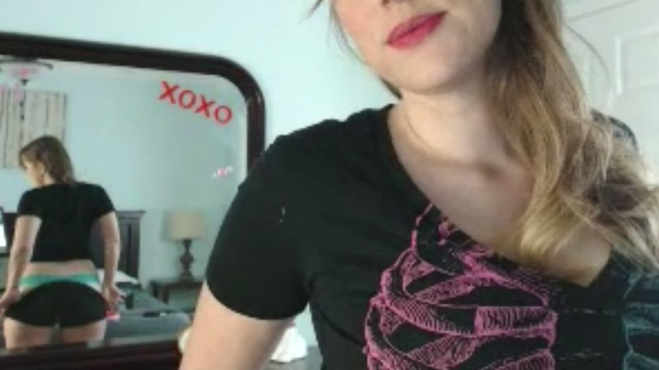 Little Sis Shows Off Playing Online Strip Poker | Scrolller