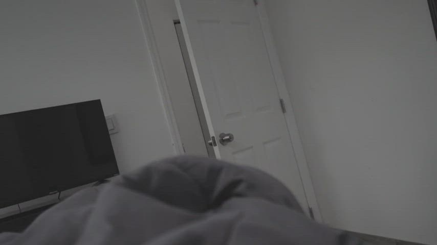 Mom sneaks into room after a few drinks | Scrolller Mom sneaks into room after a few drinks | Scrolller