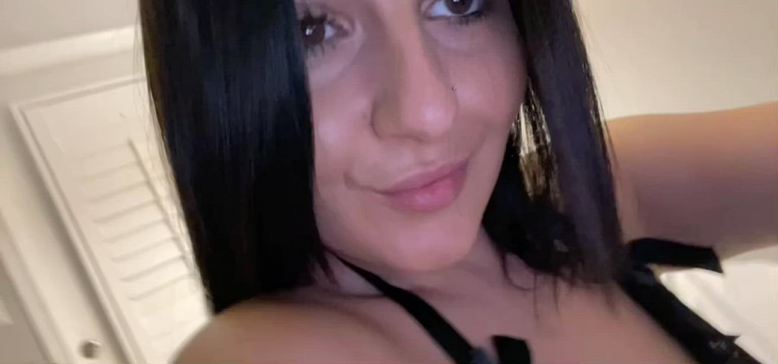 Strip tease in front of daddy 💦💋 | Scrolller