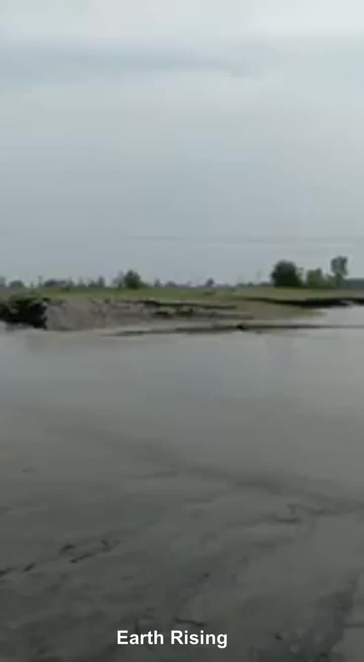 Earth Rising | Scrolller