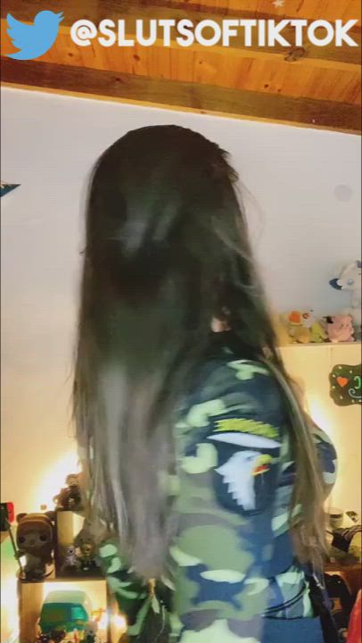 WOW!! HOT!! 😈😈 | Scrolller