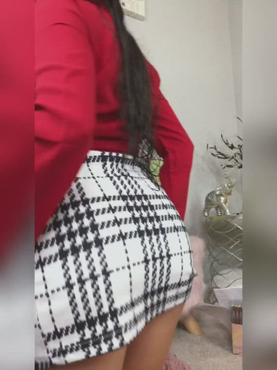 Holy Yoly Ass | Scrolller