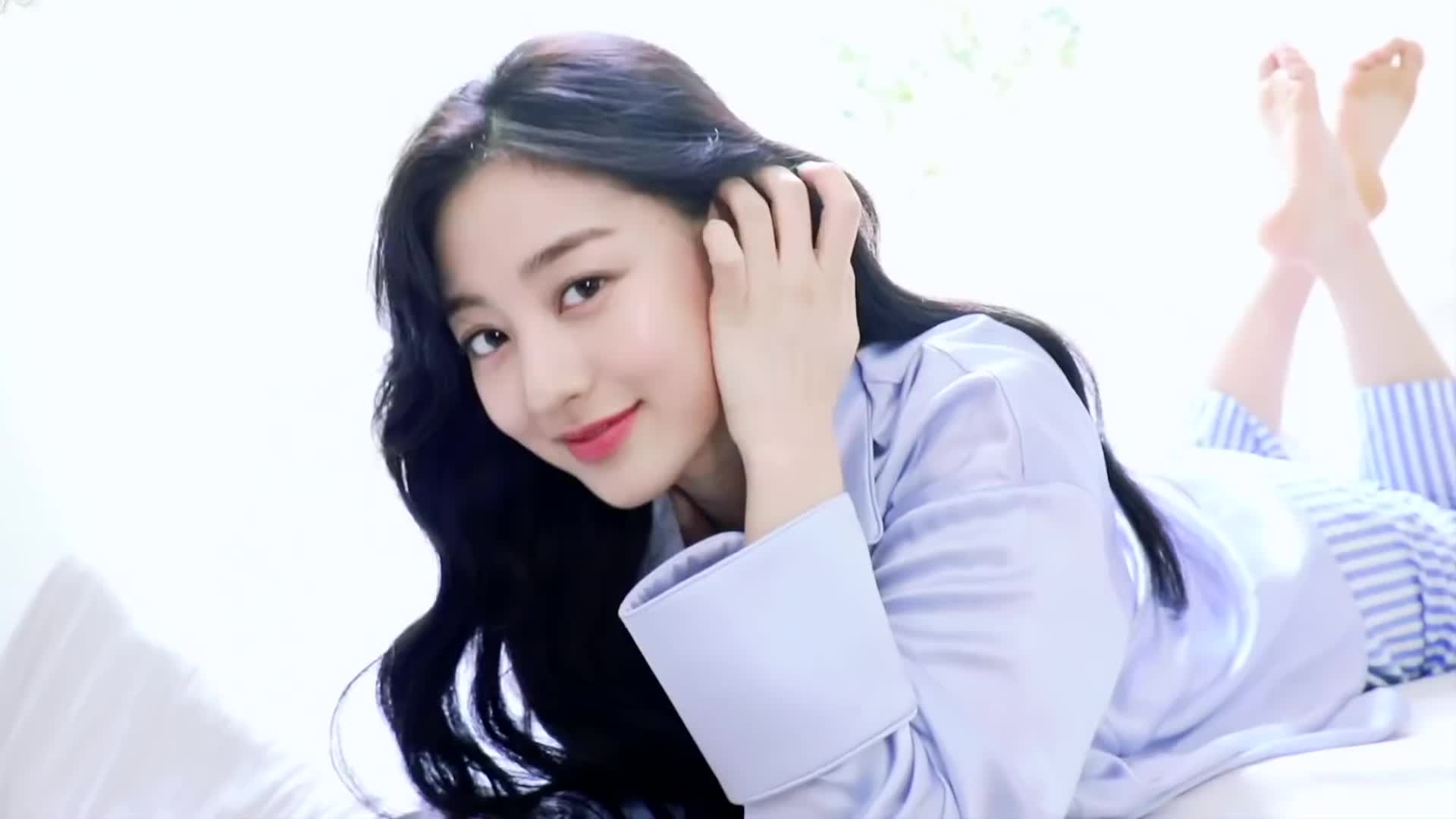 Twice - Jihyo | Scrolller