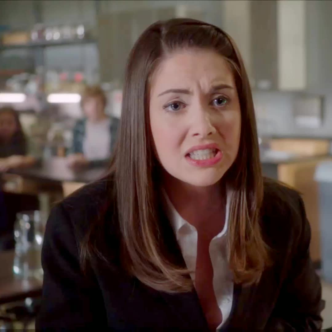 Annie can be quite persuasive | Scrolller