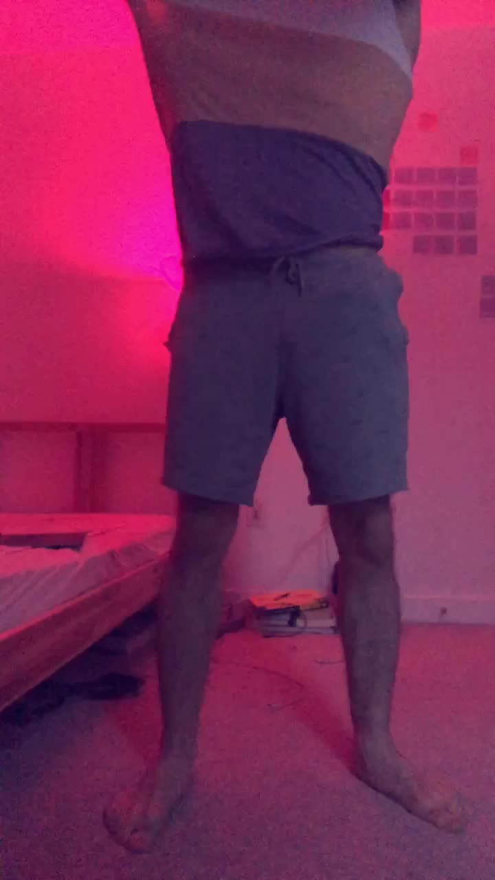 If you like bulge play, I often do free live shows teasing and rubbing my big bulge. Follow my ...