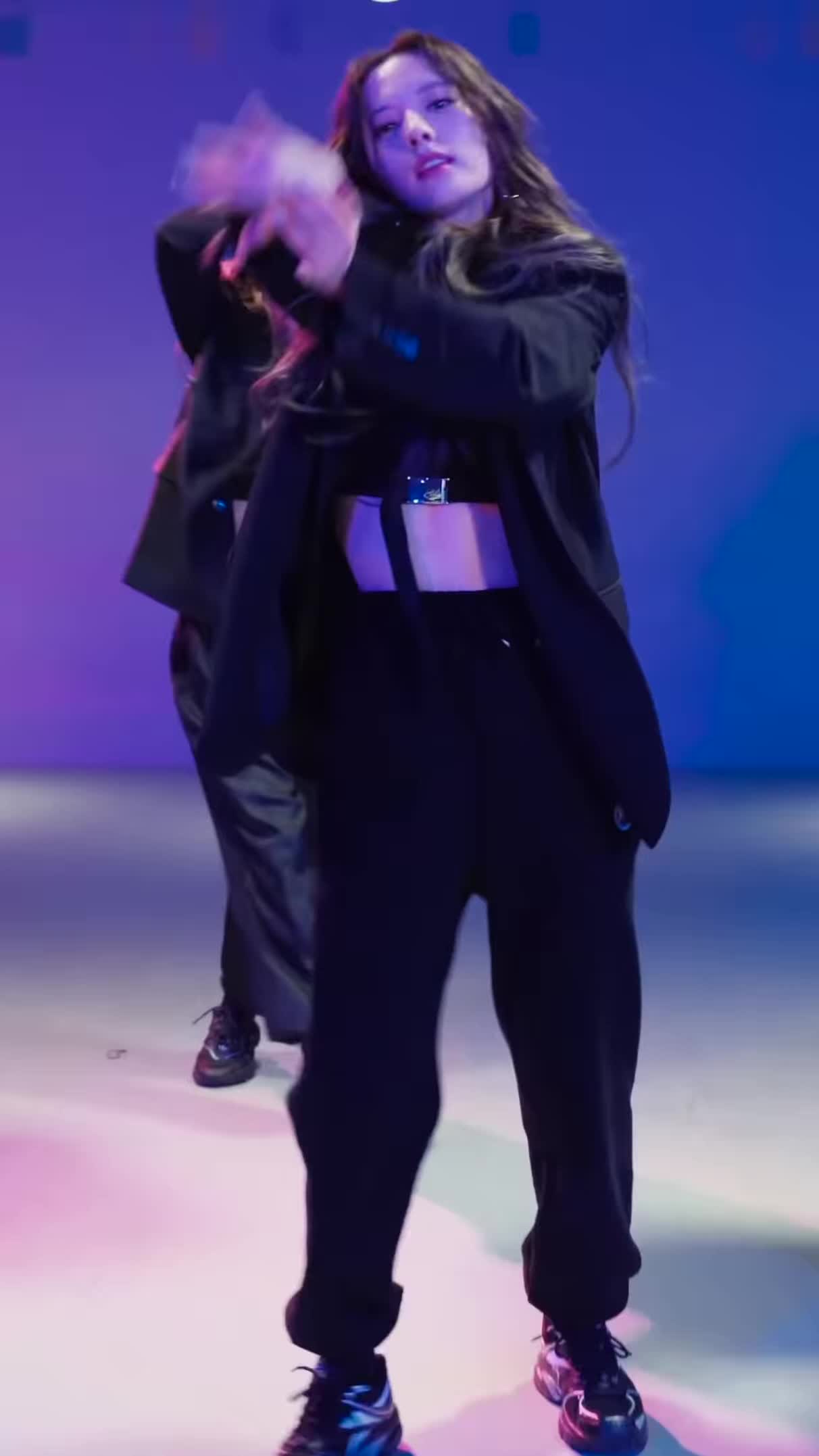 WJSN THE BLACK - Bona | Scrolller