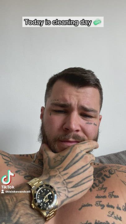 It’s cleaning day 🧼 | Scrolller