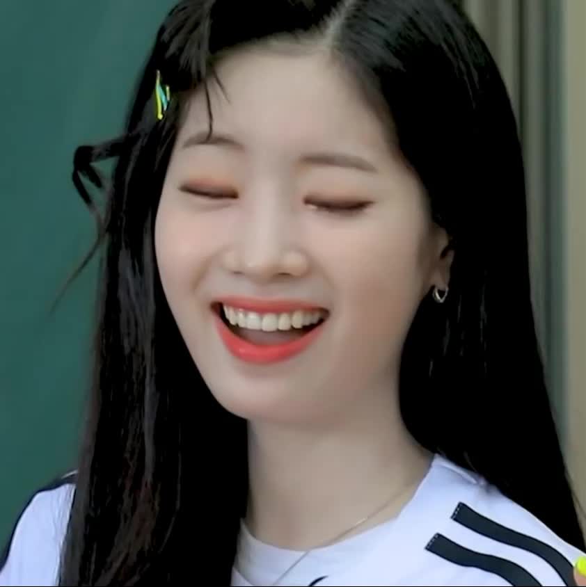 Dahyun 's double wink | Scrolller