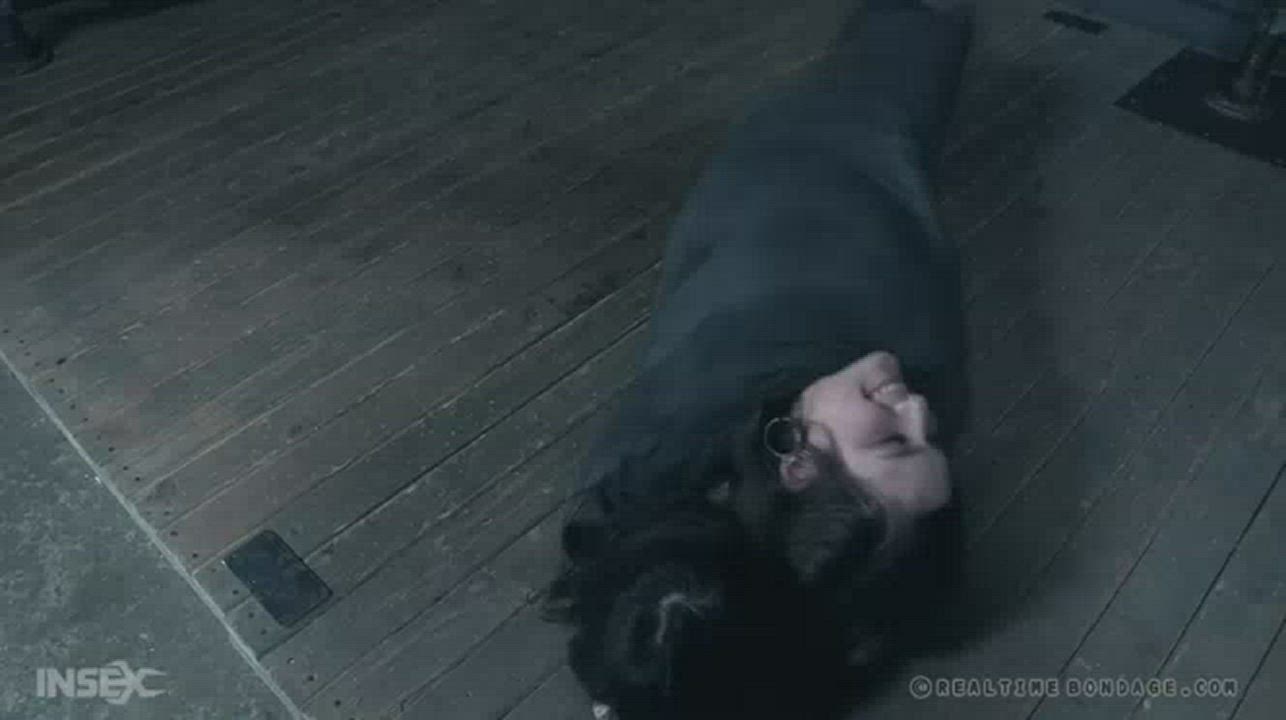 Two ladies mummified together | Scrolller