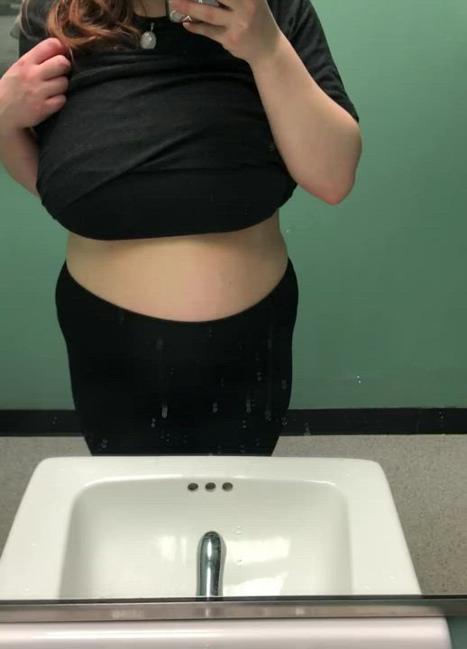 Bounce bounce bouncing around 😎 [f] | Scrolller