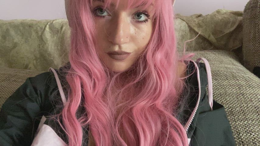 Mount me ? | Scrolller