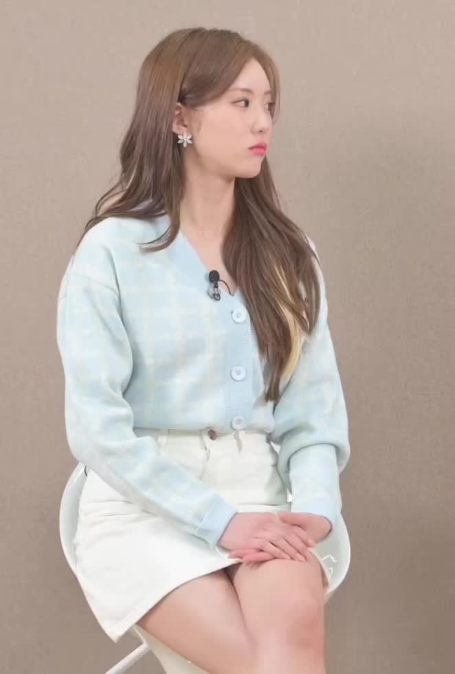 WJSN Luda - thighs | Scrolller