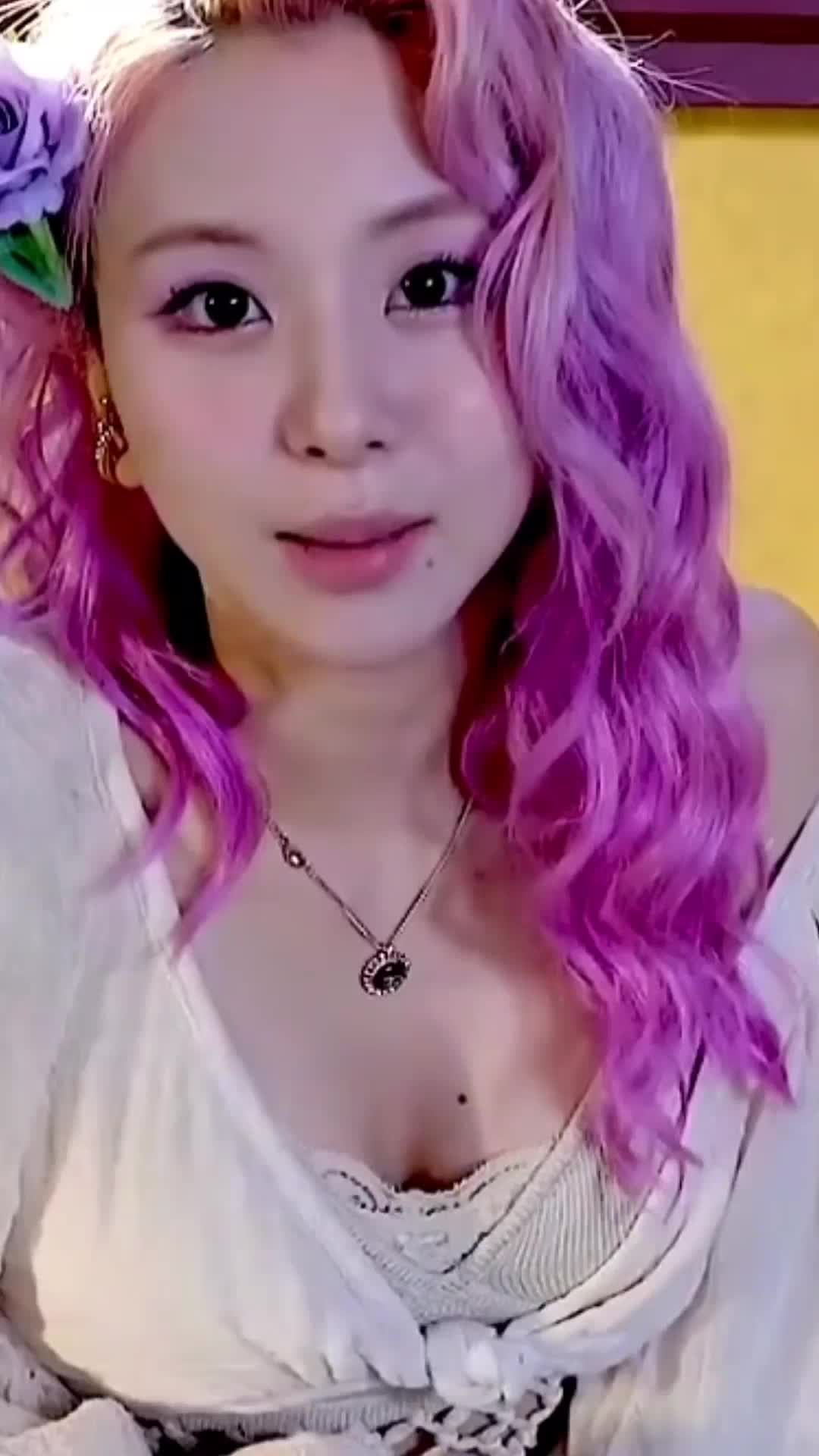 Chaeyoung | Scrolller