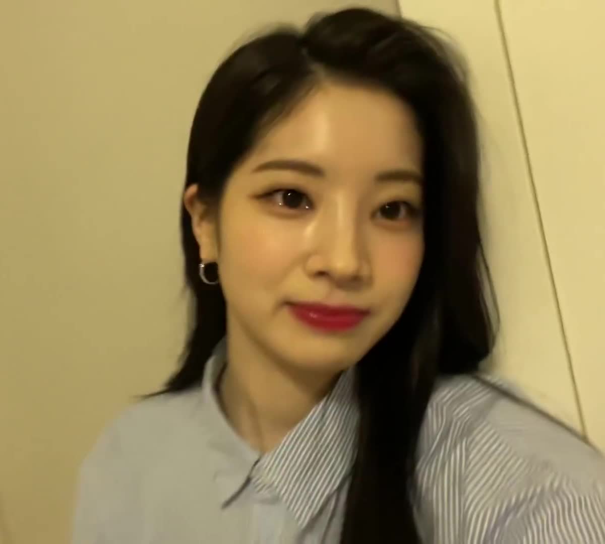 210525 - Kim Dahyun | Scrolller