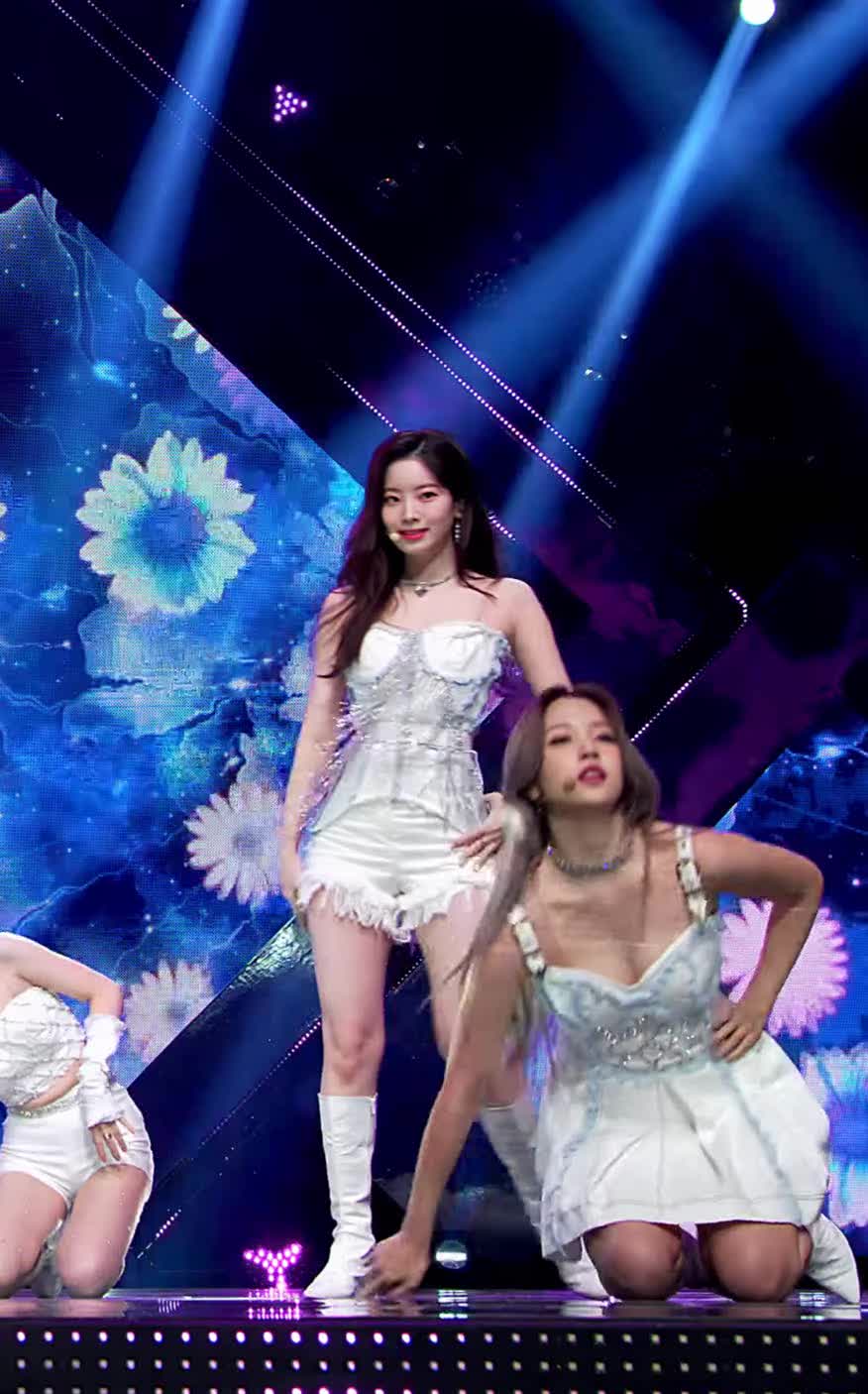 201106 - Dahyun Can't Stop | Scrolller