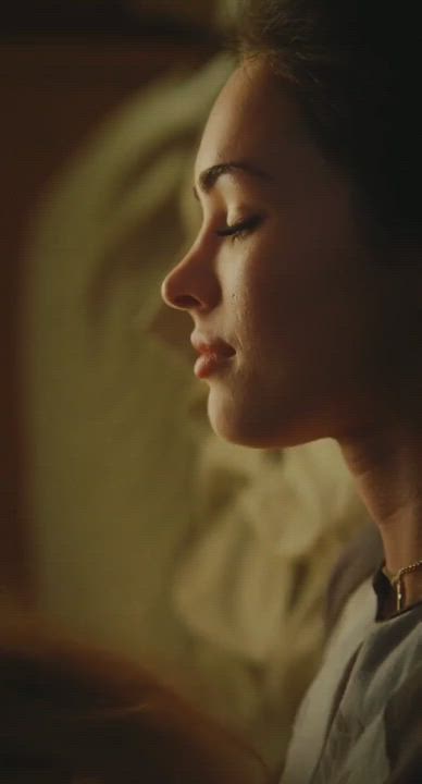 Megan Fox making out with Amanda Seyfried in Jennifer's Body(2009) | Scrolller