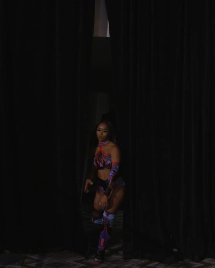 Kiera Hogan | Scrolller