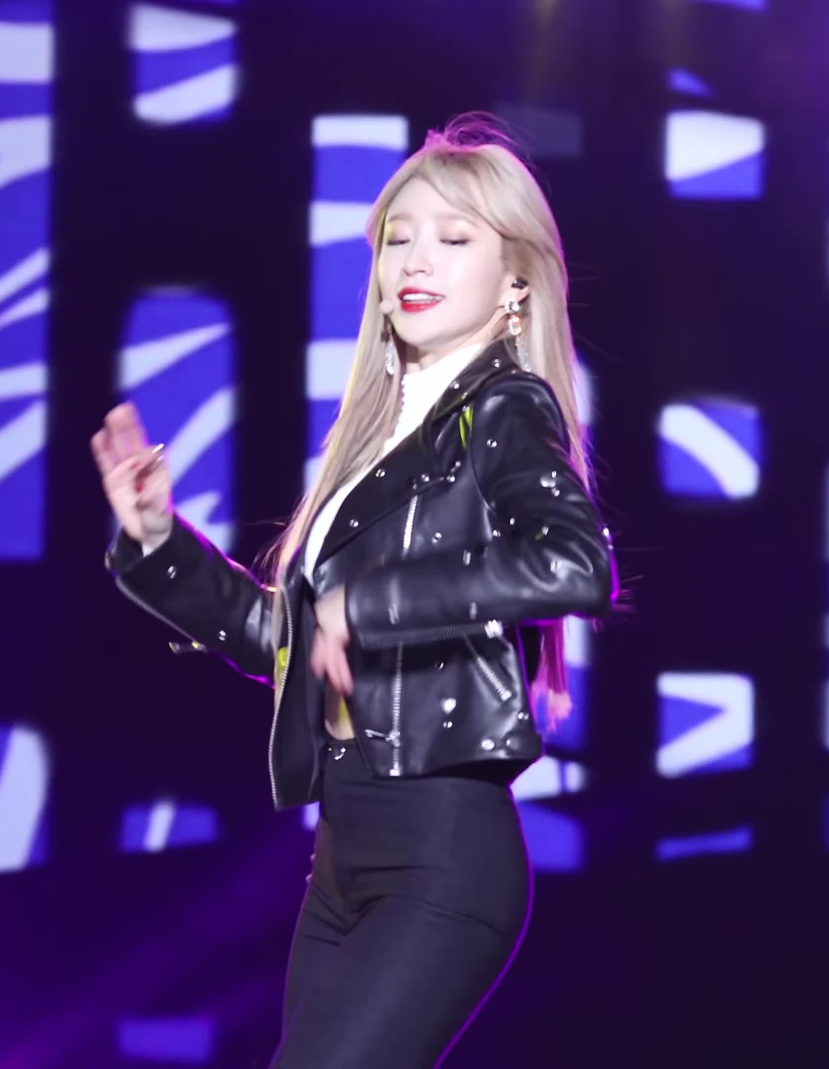 EXID - Hani | Scrolller