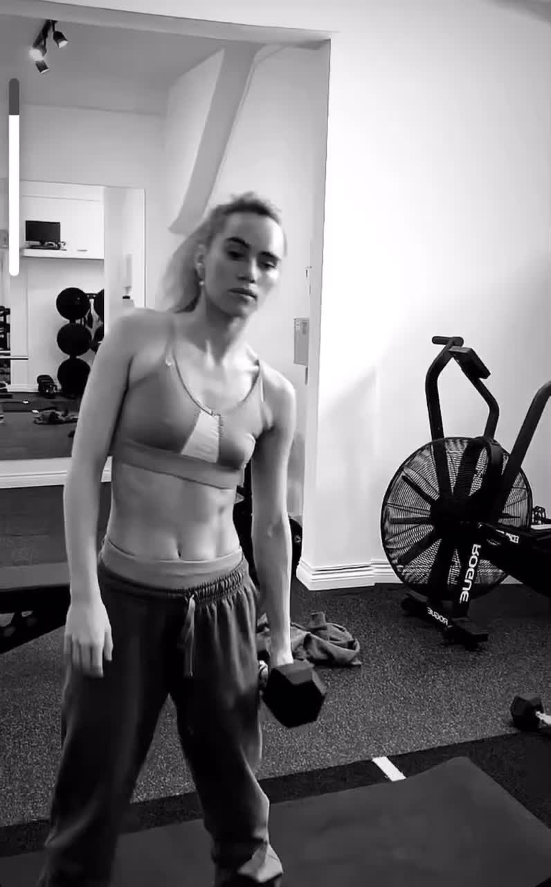 Suki Waterhouse | Scrolller