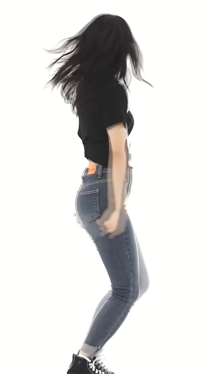 STAYC - Sumin | Scrolller