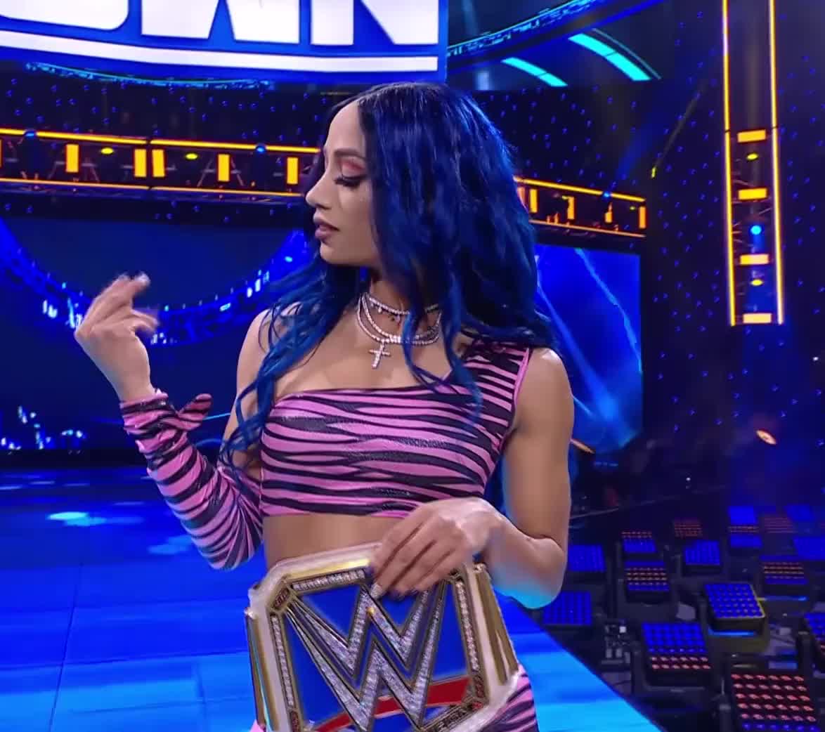 Sasha Banks | Scrolller