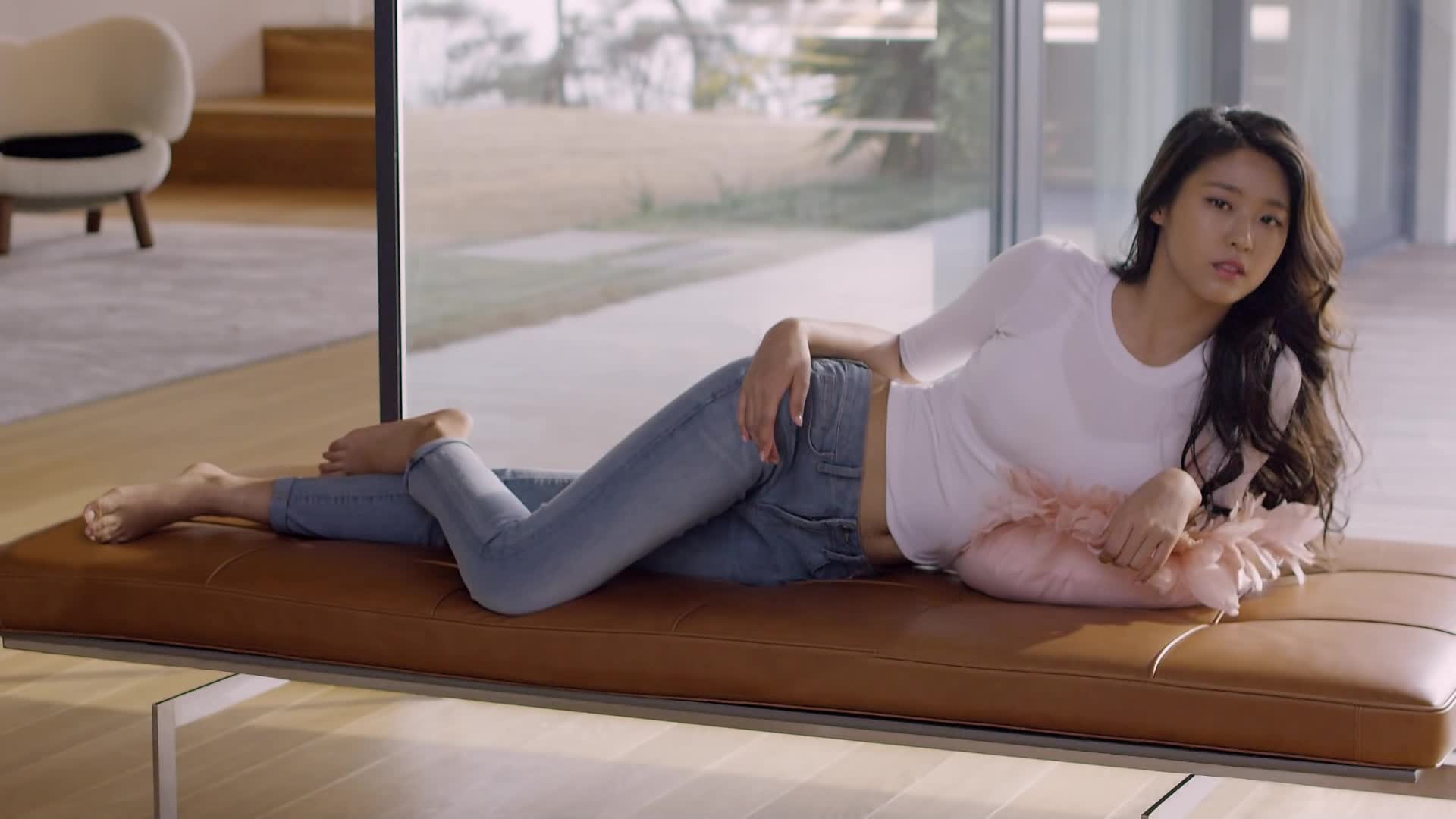 Relaxed Seolhyun - Gmarket | Scrolller