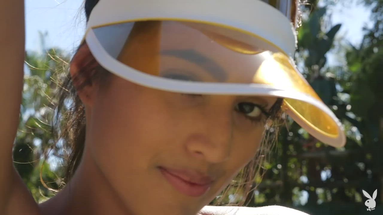 Katherinne Sofia - Break A Sweat | Scrolller