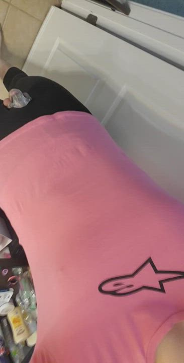 Butt plug and cage in leggings | Scrolller