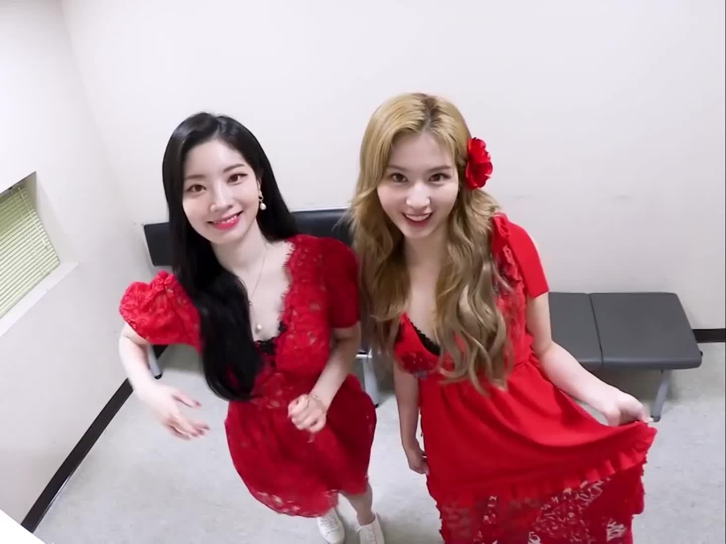 210610 - Dahyun and Sana show a bit of salsa dance | Scrolller
