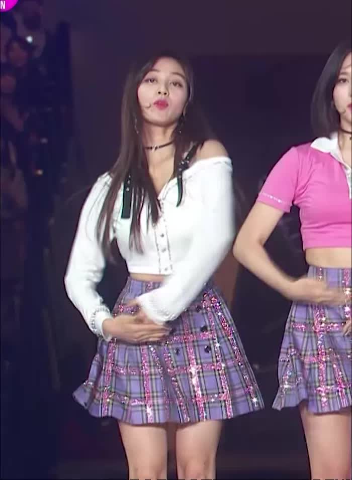 Stunning Jihyo (ft. Mina) | Scrolller