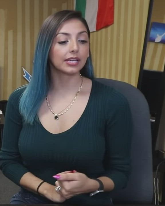 Busty Tiff 24 | Scrolller