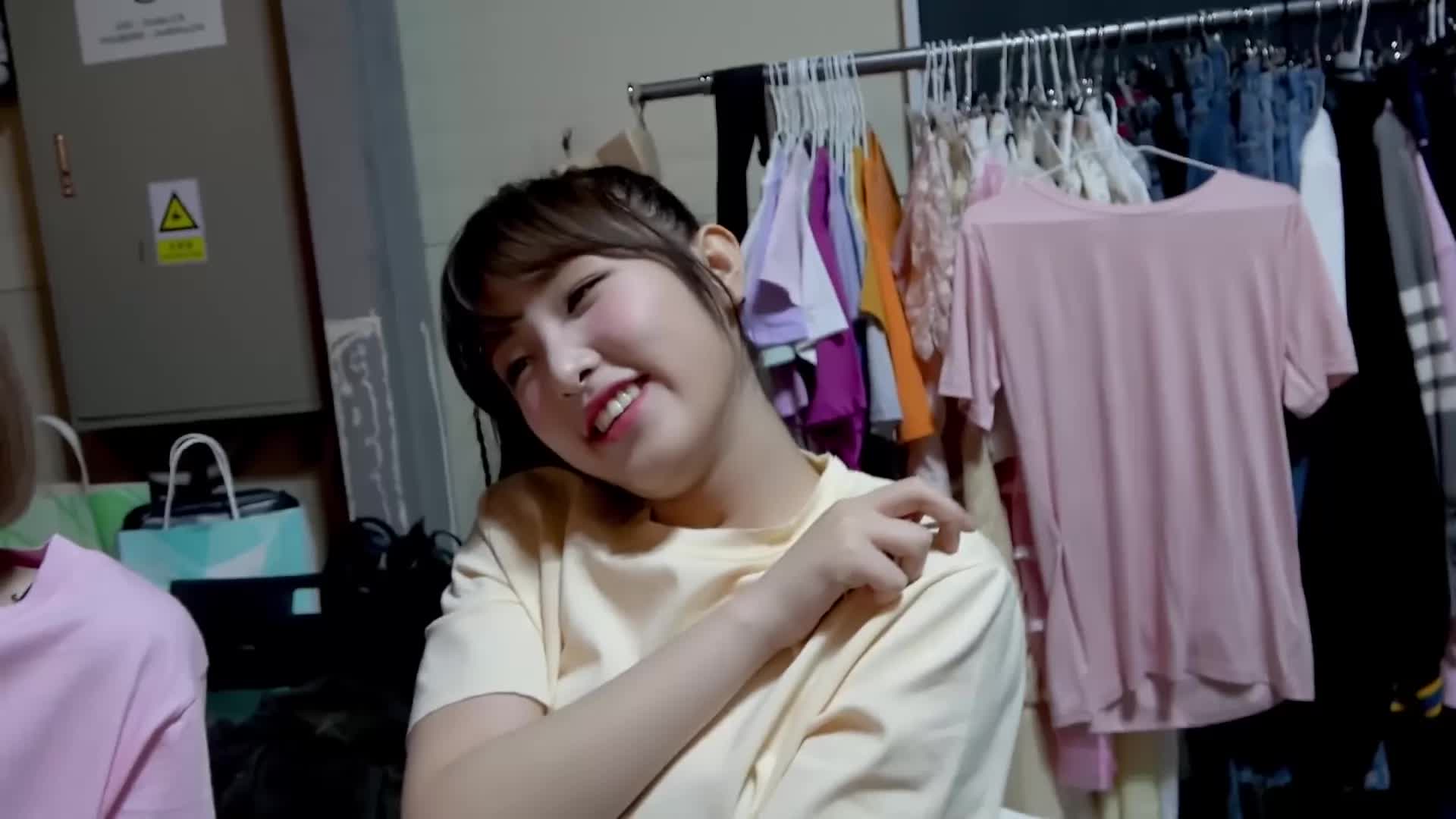 Chaewon sneezing on Yena and then asking for forgiveness | Scrolller