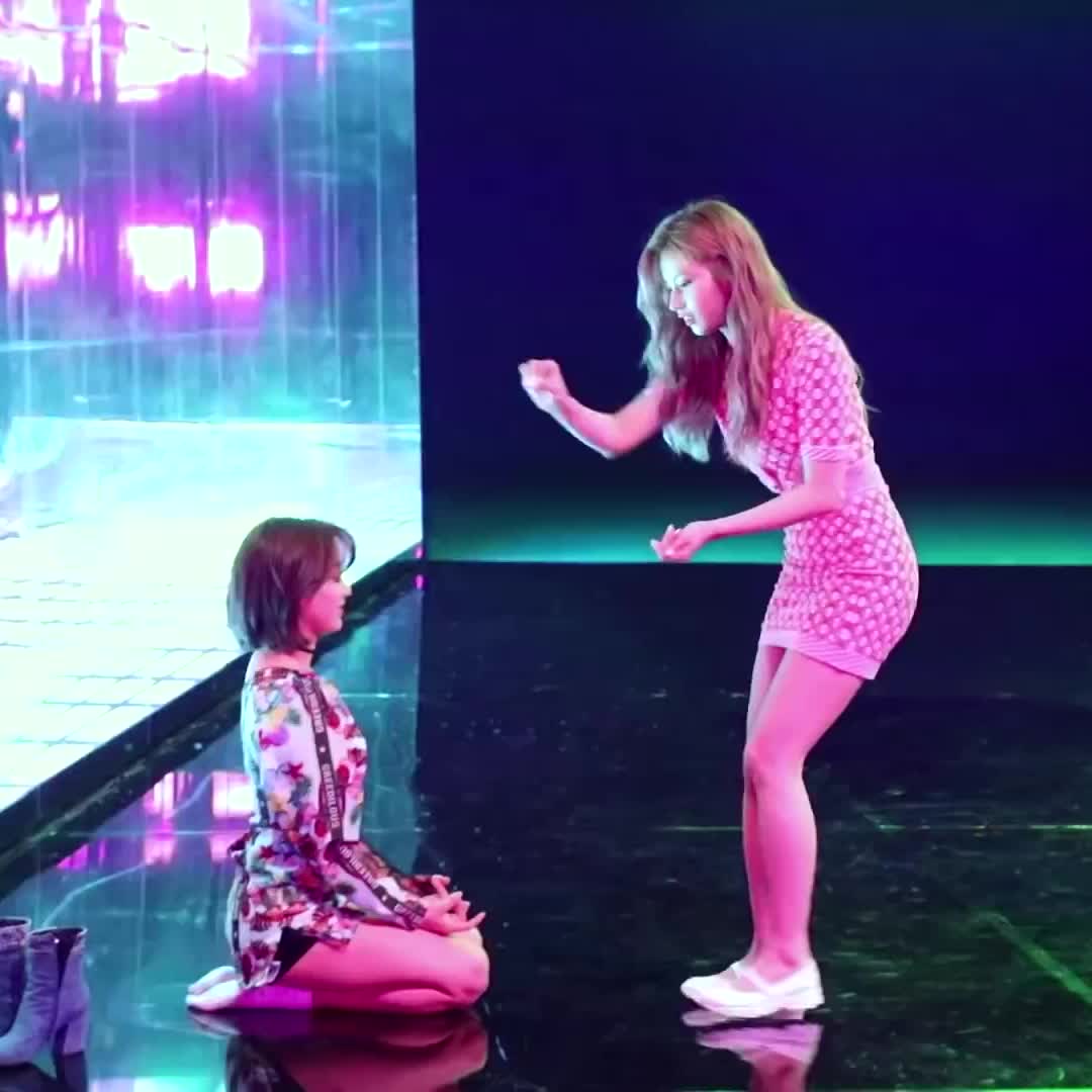 190509 - Sana doing Sana things to Jihyo | Scrolller