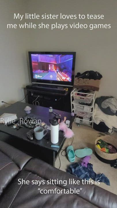 Brother uses sister while she plays video games (18)(Sound on) | Scrolller