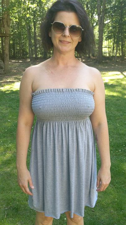 Outdoor strip??? I'm in!! 😘😜 | Scrolller