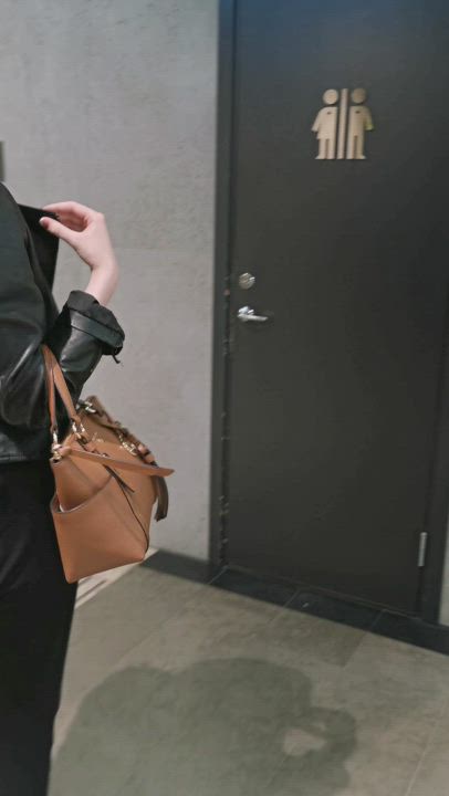 (OC) Being in public doesn't stop me from craving a snack🤭💞 | Scrolller