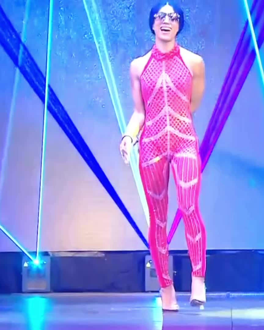 Sasha's full entrance 🔥 | Scrolller