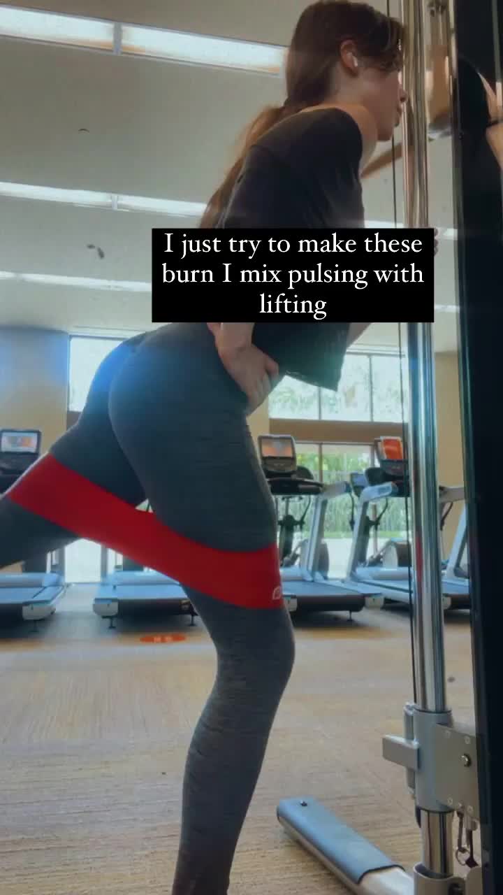 McKayla Maroney working out | Scrolller