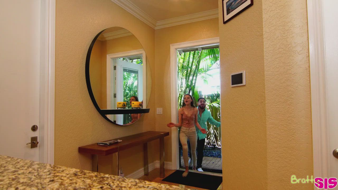 Just Me And My Sis On Vacation | Scrolller