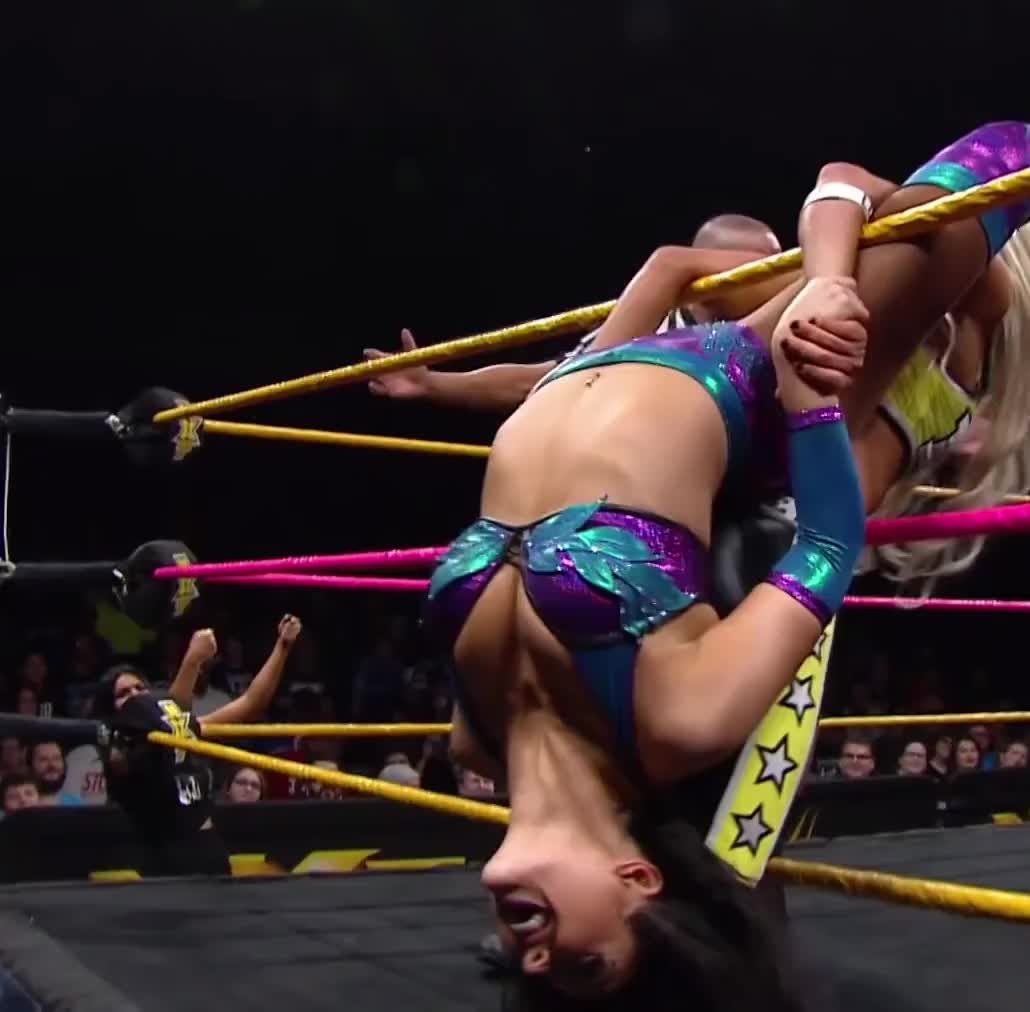 Peyton Royce/Cassie Lee | Scrolller