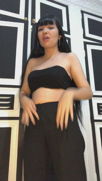 Am I cute enough to capture your attention?😊 | Scrolller