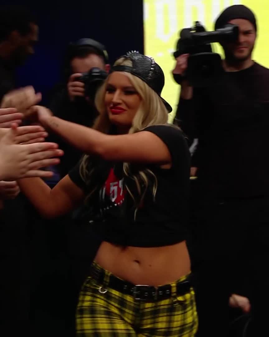 Toni Storm | Scrolller