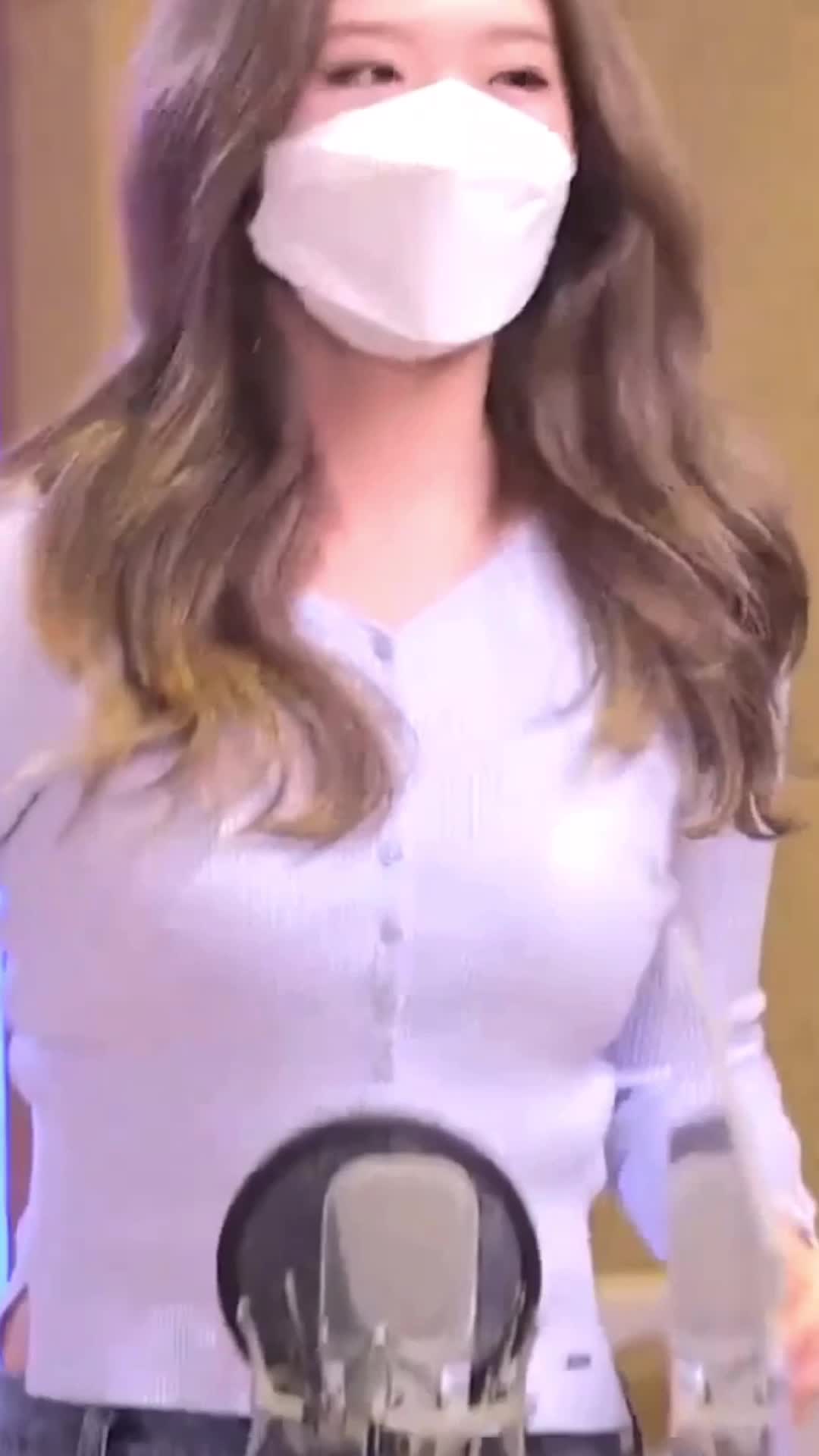 LOONA - Olivia Hye | Scrolller