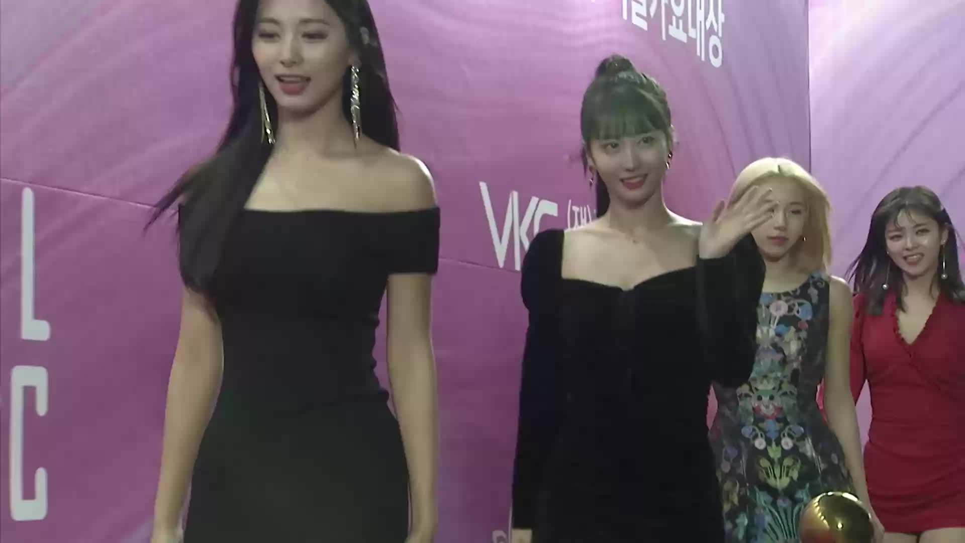 All members - red carpet | Scrolller