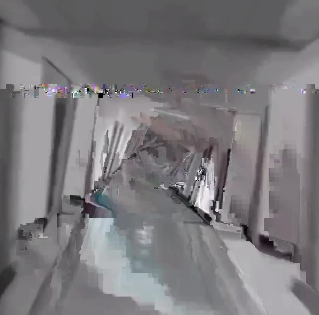 six and a half minute hallway | Scrolller