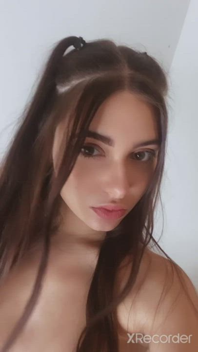 Check Comment For Her 2GB Folder👇👇 | Scrolller